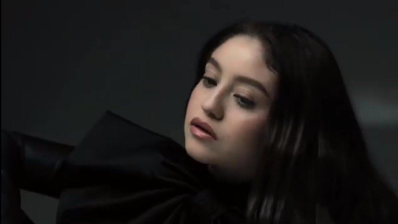 Karol Sevilla X Marie Claire | Shooting con Mac Cosmetics - YouTube