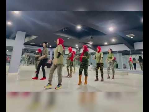 Nusantara Remix Line Dance||Choreo by Denka Ndolu||Demo by zatira Line Dance - YouTube