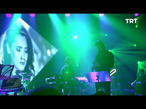 Bilge Kotkay - Aşk Bitsin (Cover) TRT Genç Sahne Performans