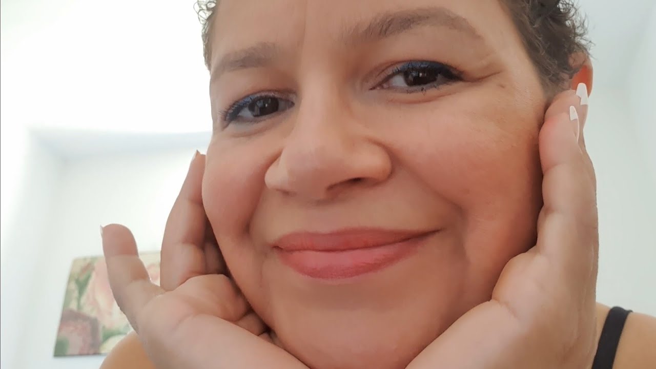 ASMR | 👧🏻💄💖 Pure whisper GRWM ramble | Contain hand movements and more ...