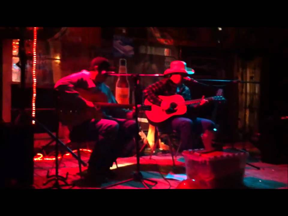 Wayne Moody and R.Nail live at Loco Coyote, Folsum Prison Blues (cover ...