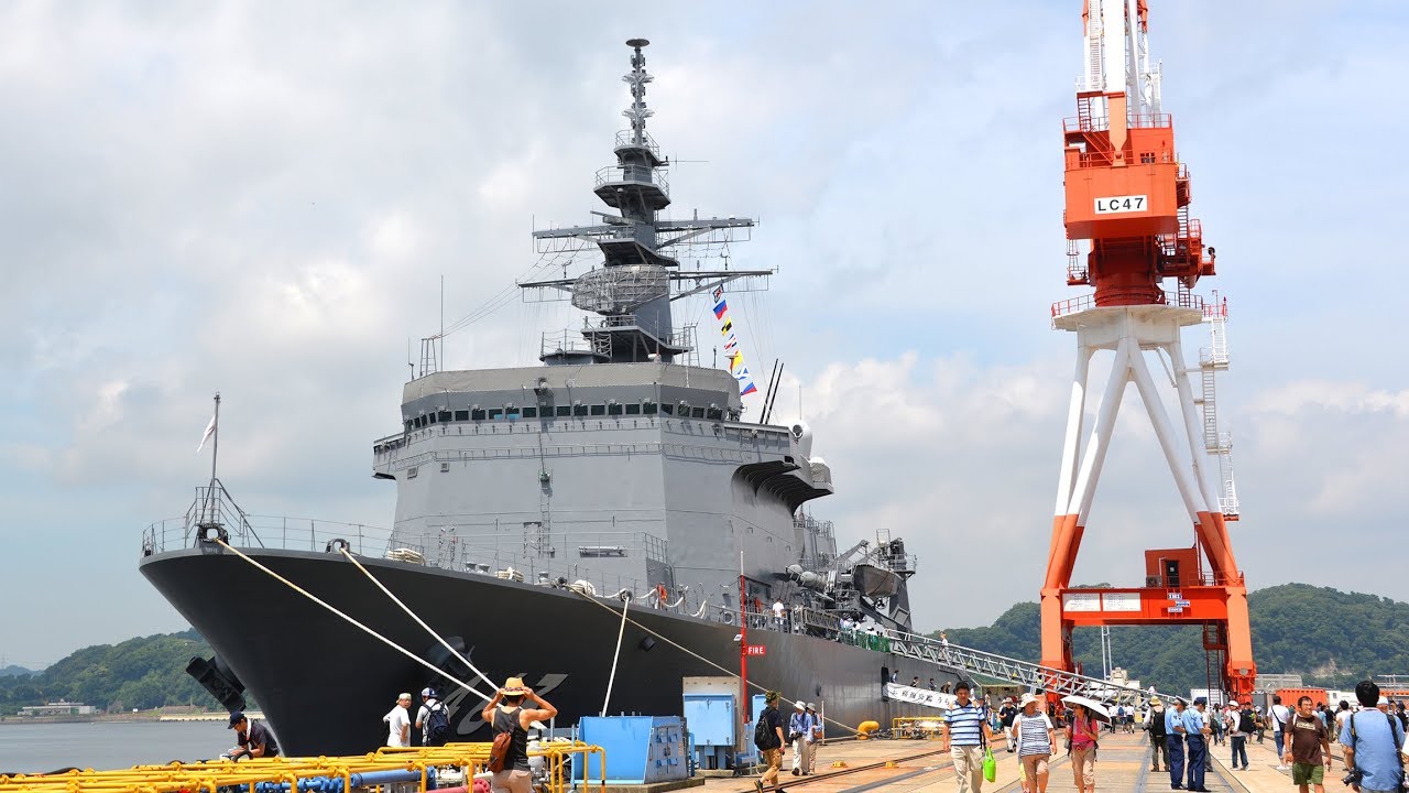 Uraga mine-countermeasures support ship in Friendship Day 米海軍横須賀基地ネイビー ...
