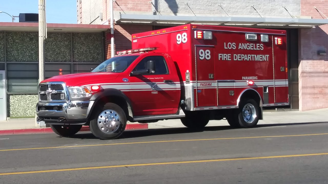 LAFD Rescue 98 Responding - YouTube