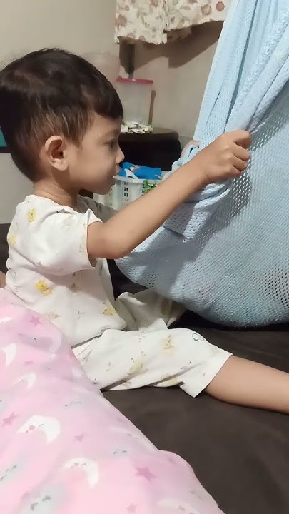 azril ngasuh arsya - YouTube