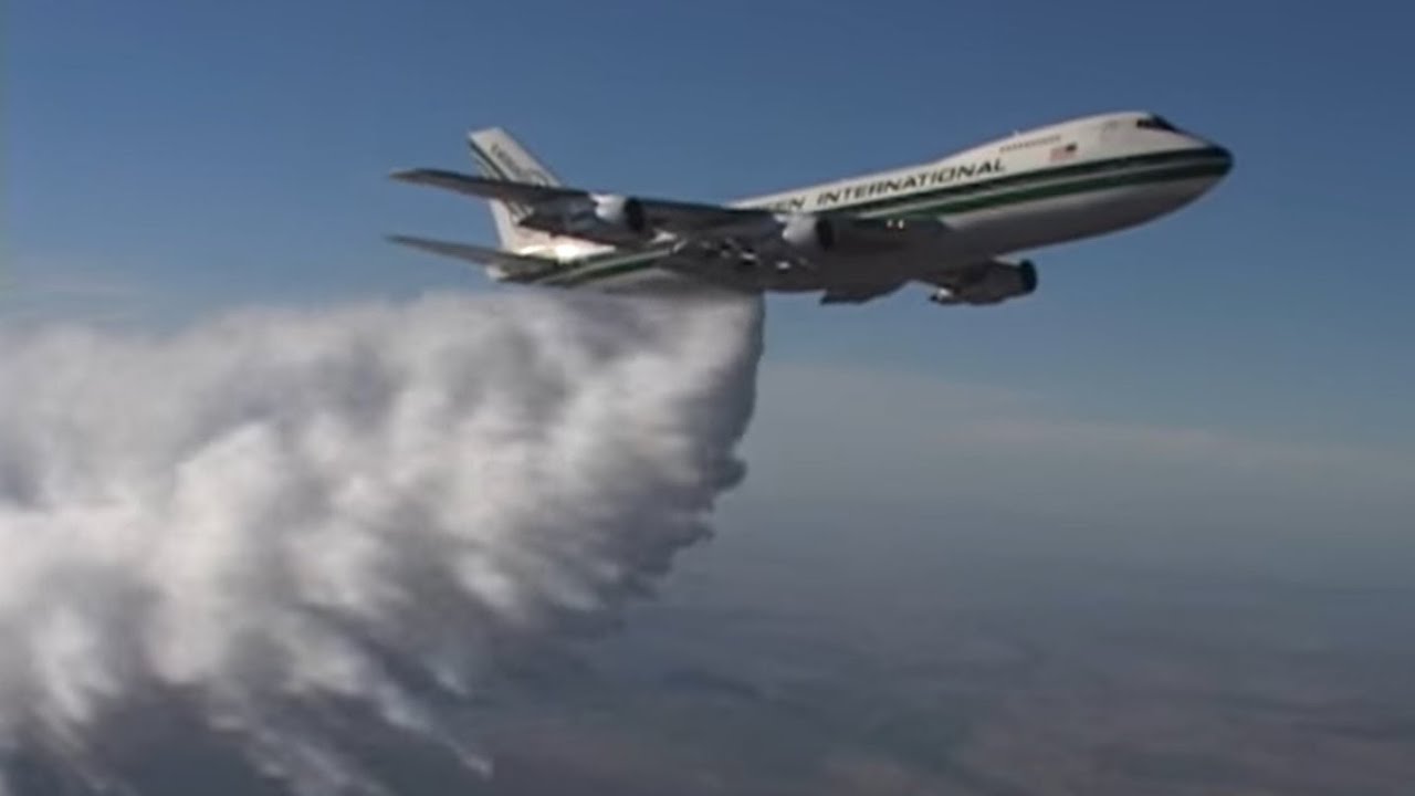 Boeing 747 high altitude water drop - YouTube
