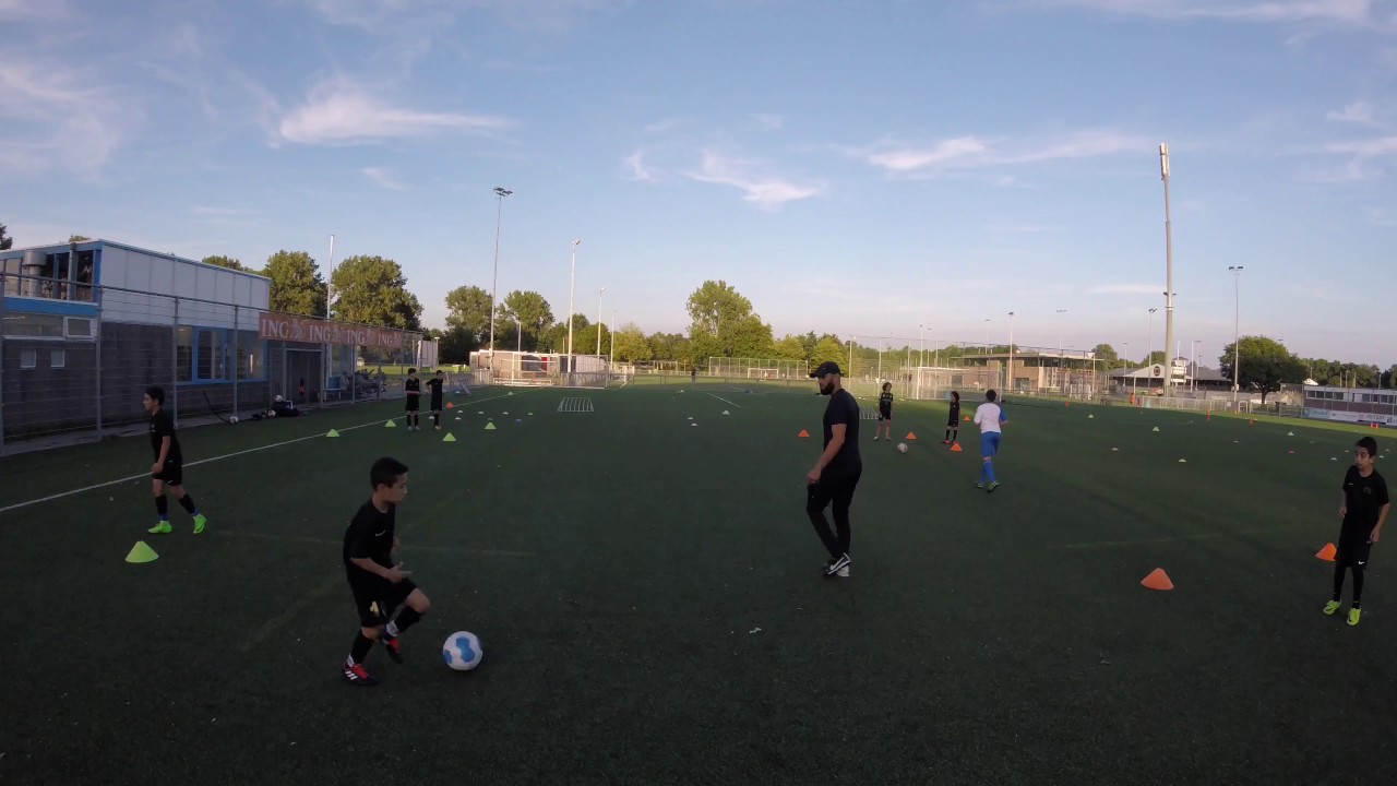 Football Training: U10 & U12 Coerver Method - YouTube
