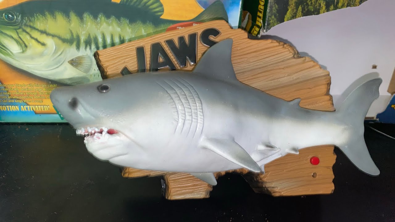 Jaws the singing shark - YouTube