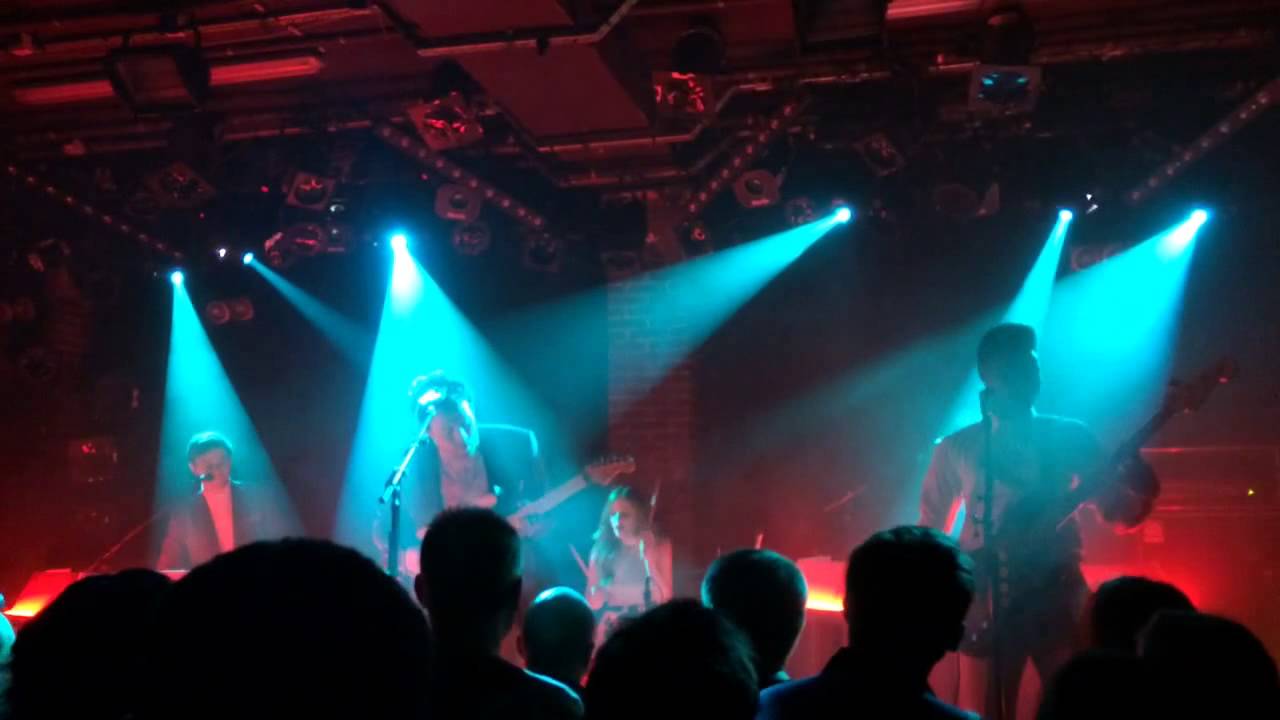 Metronomy - Heartbreaker Live Paris le 31/01/2014 la Maroquinerie - YouTube
