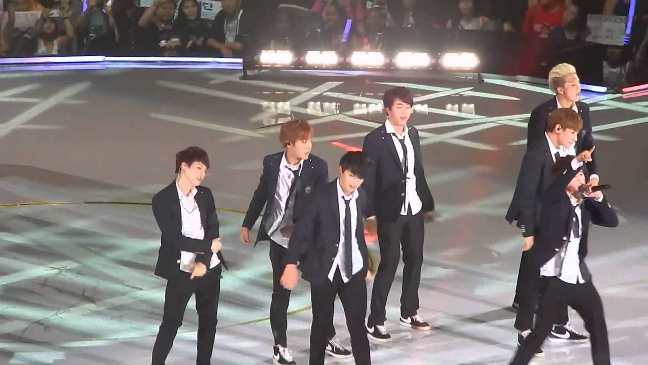 The Rise of Bangtan BTS at KCON 2014 - YouTube