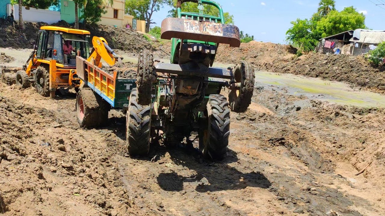 John Deere Tractor Shunt fully heavy loaded by trolley Jcb 3dx machine ...