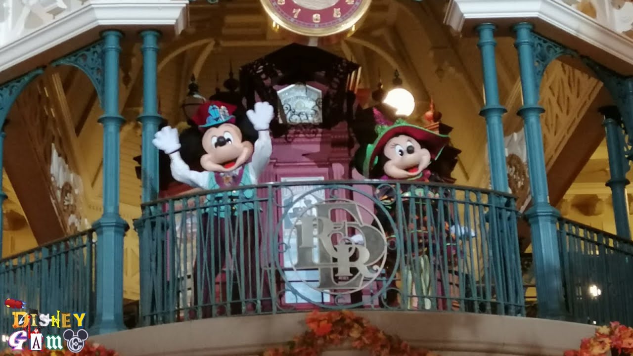 Halloween Mickey and Minnie Say Goodbye - Halloween Disneyland Paris ...