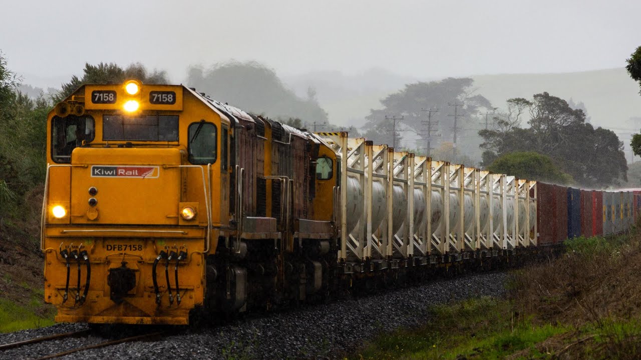 Daylight Freight on the North Auckland Line (4K) - YouTube