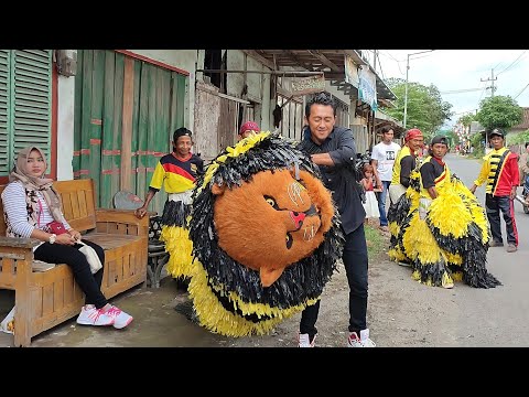 DI BALIK LAYAR New Maong Remas ketika tampil di Plalangan Kalisat