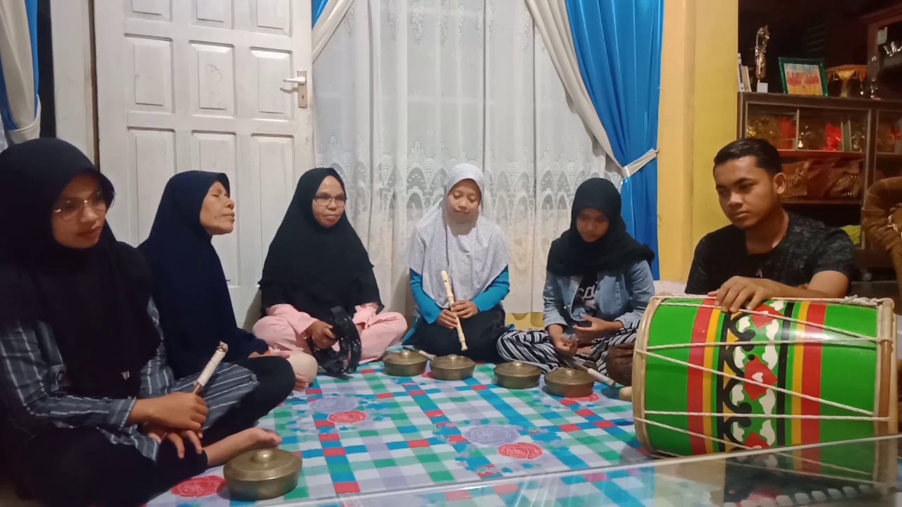 Alat Musik Talempong tradisional Minangkabau - YouTube