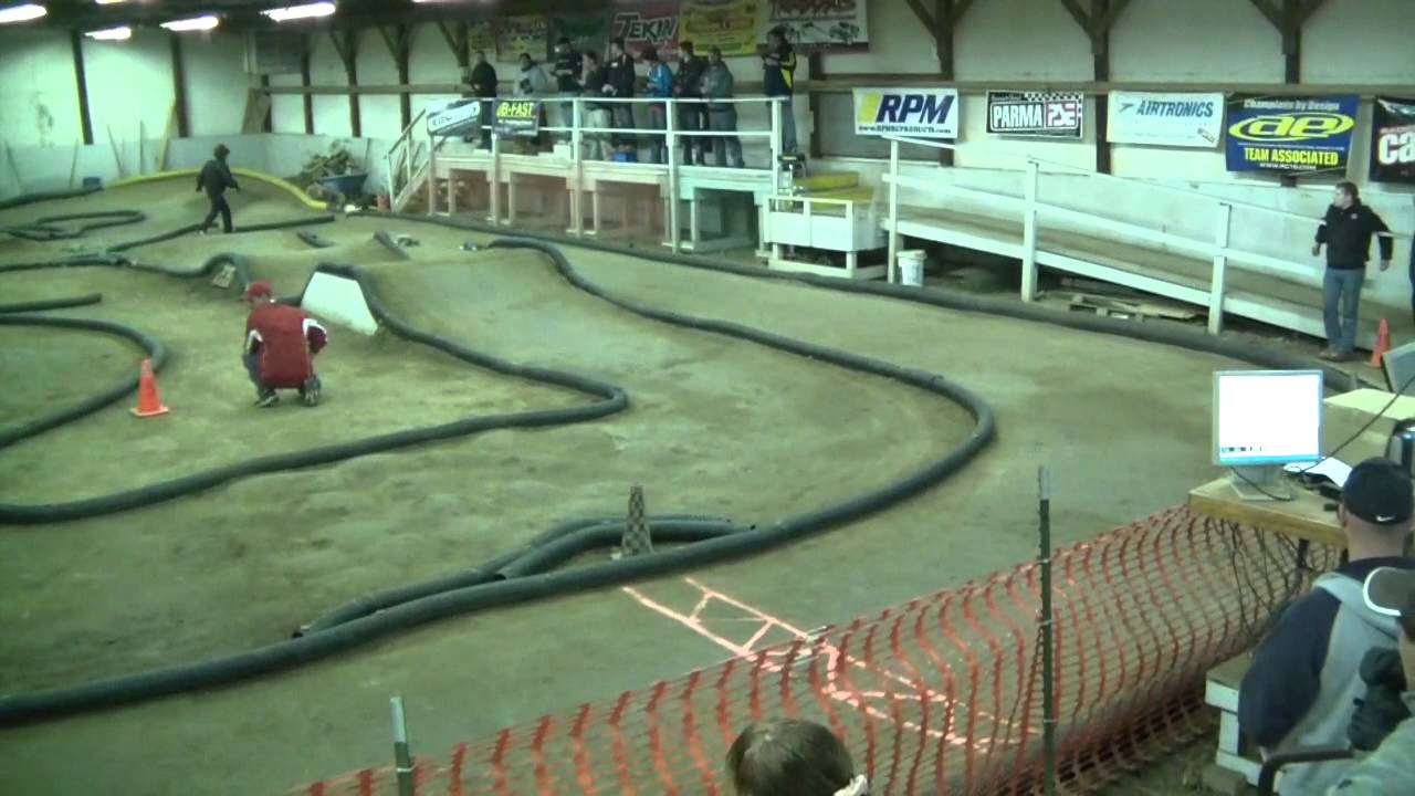 Washtenaw RC Raceway HandyCam Mod Buggy A-Main February 9, 2013 - YouTube