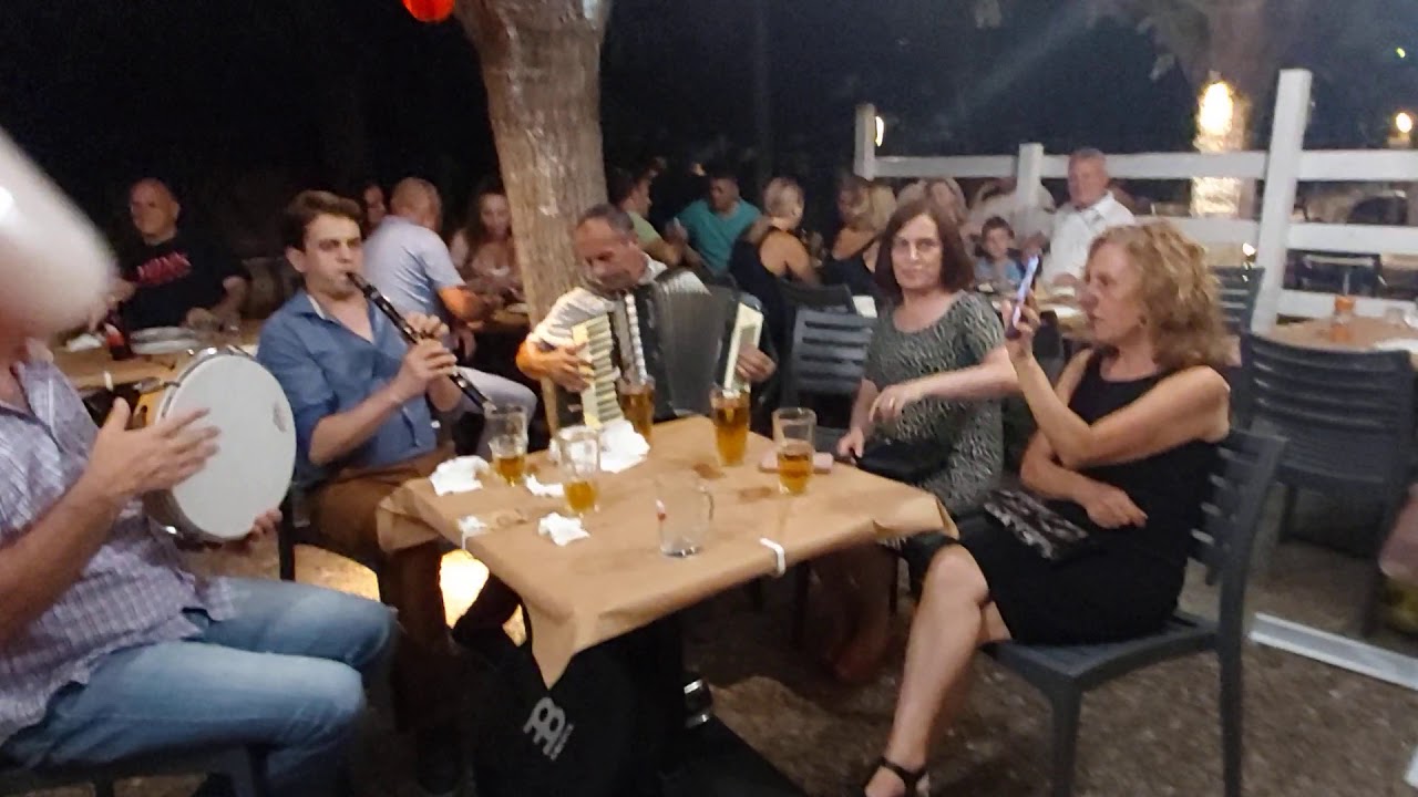 Αυτά τα μάτια Δημο μ' τα όμορφα - Χρήστος Γκιτζιος - YouTube