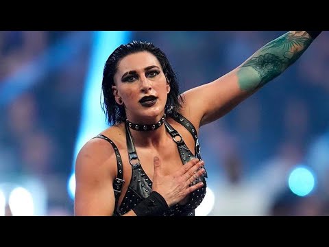 Defending Rhea Ripley on Fans Waiting at Airport to Get Autographs & Harassing Wrestlers