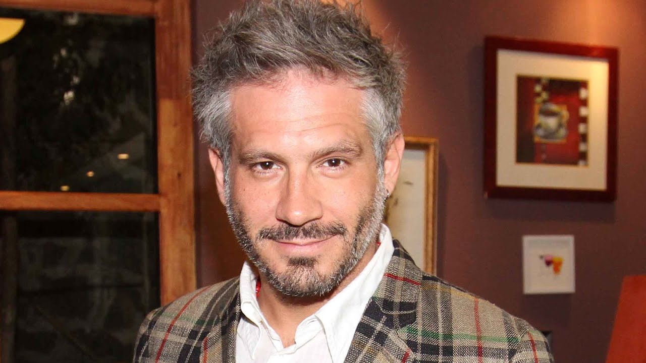 Arath de la Torre se va de México - YouTube