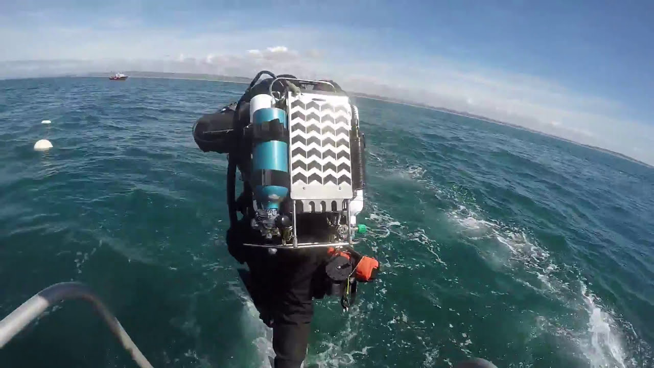 M2 wreck, Weymouth. May 2017 - YouTube