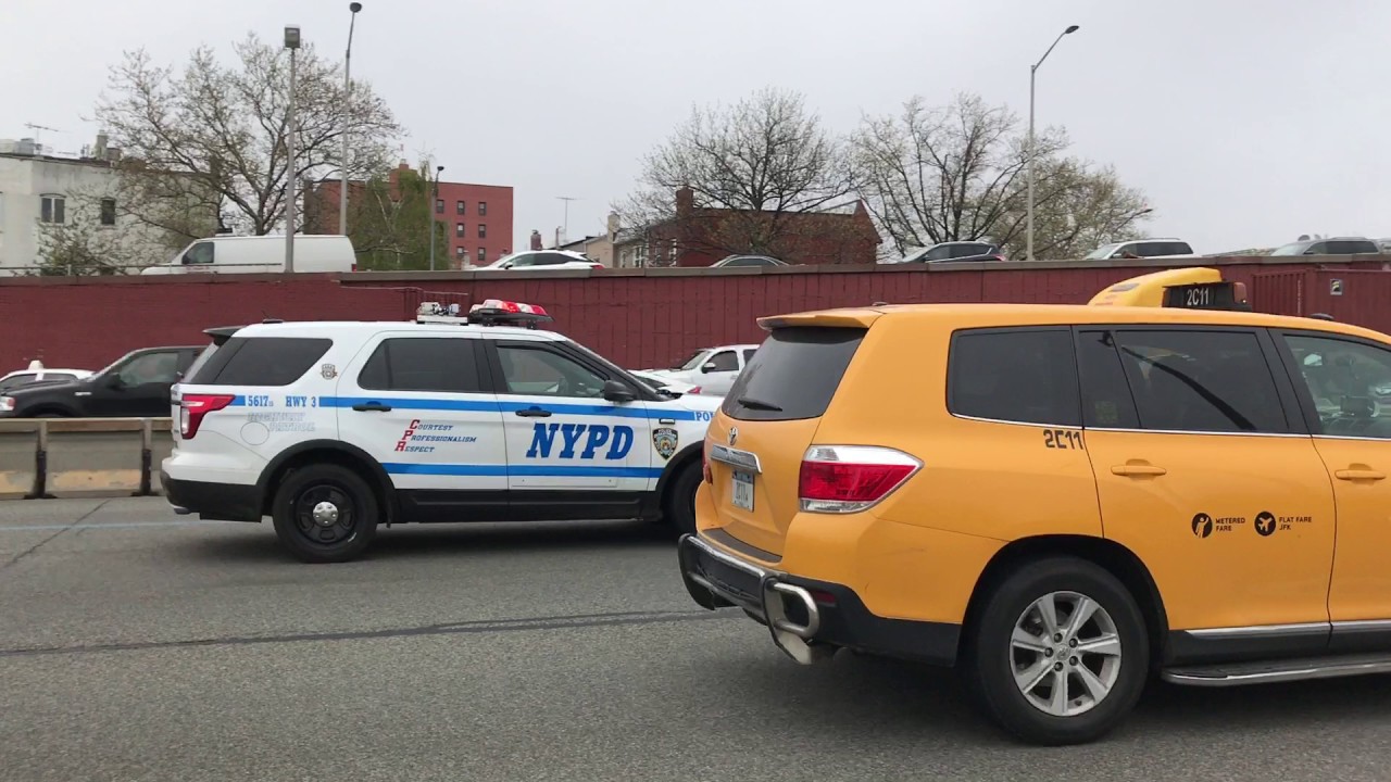 NYPD HIGHWAY 3 PATROL POLICE INTERCEPTOR UTILITY RESPONDING ON THE BQE ...