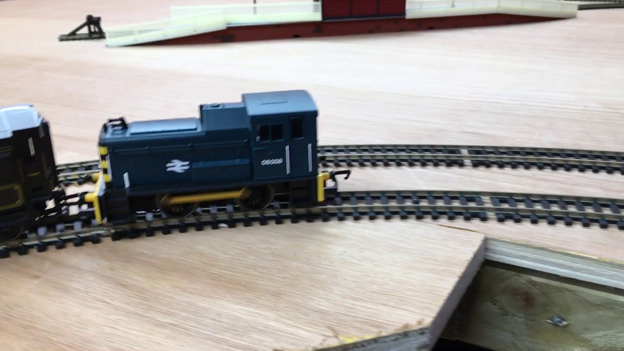 Hornby R3065 Class 06 Diesel Shunter converted to DCC - YouTube