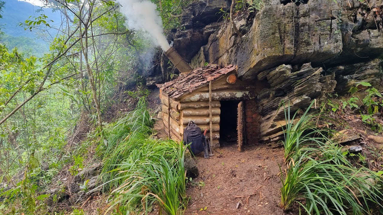 Building complete survival shelter under a large rock / King Of Saty ...