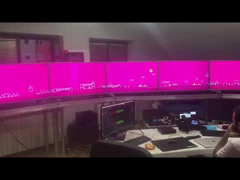 Geometry Dash with 6 monitors - YouTube