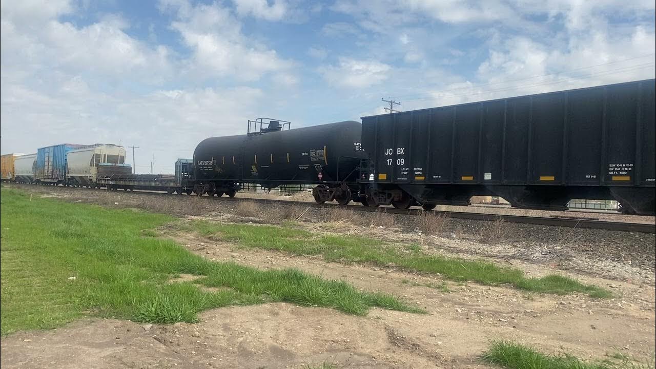 Westbound TEXRail Train + BNSF Train L-RDV0711 at Tower 60 - YouTube