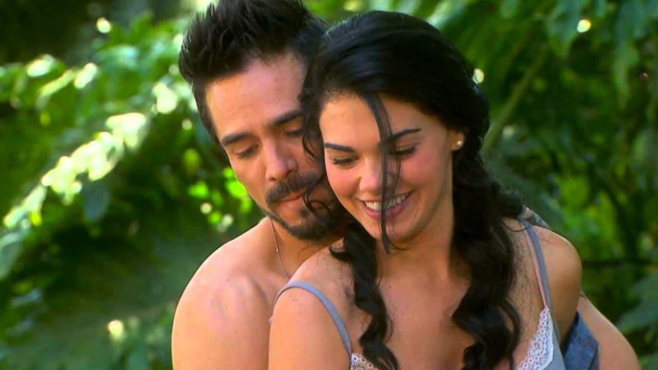 Włoska narzeczona Anahí - Boom Cha ft. Zuzuka Poderosa - YouTube