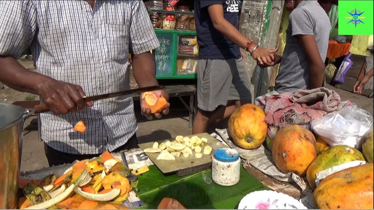 Tasty Mixed Fruit Chaat Made With Papaya, Banana & Guava (Pyara ...