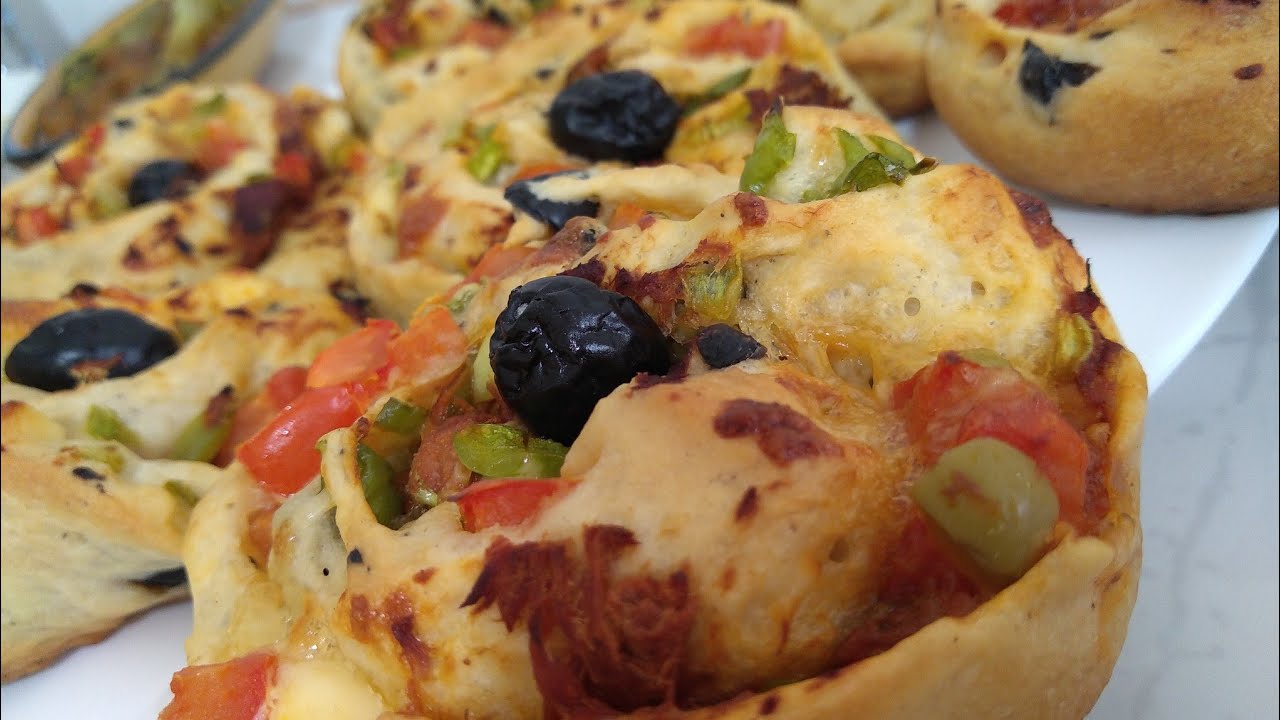 Pizza roulée وصفة خفيفة و ساهلة و originale et présentable - YouTube