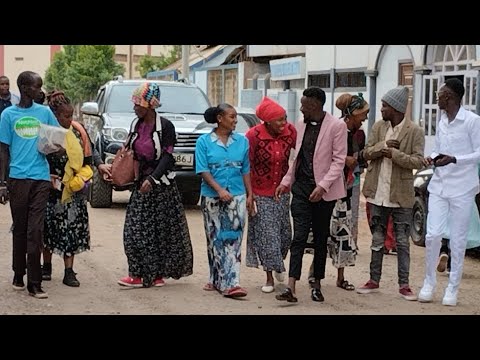 FUNNY COMEDIANS WELCOMING DADA SARAH AT HIS EVENT - YouTube