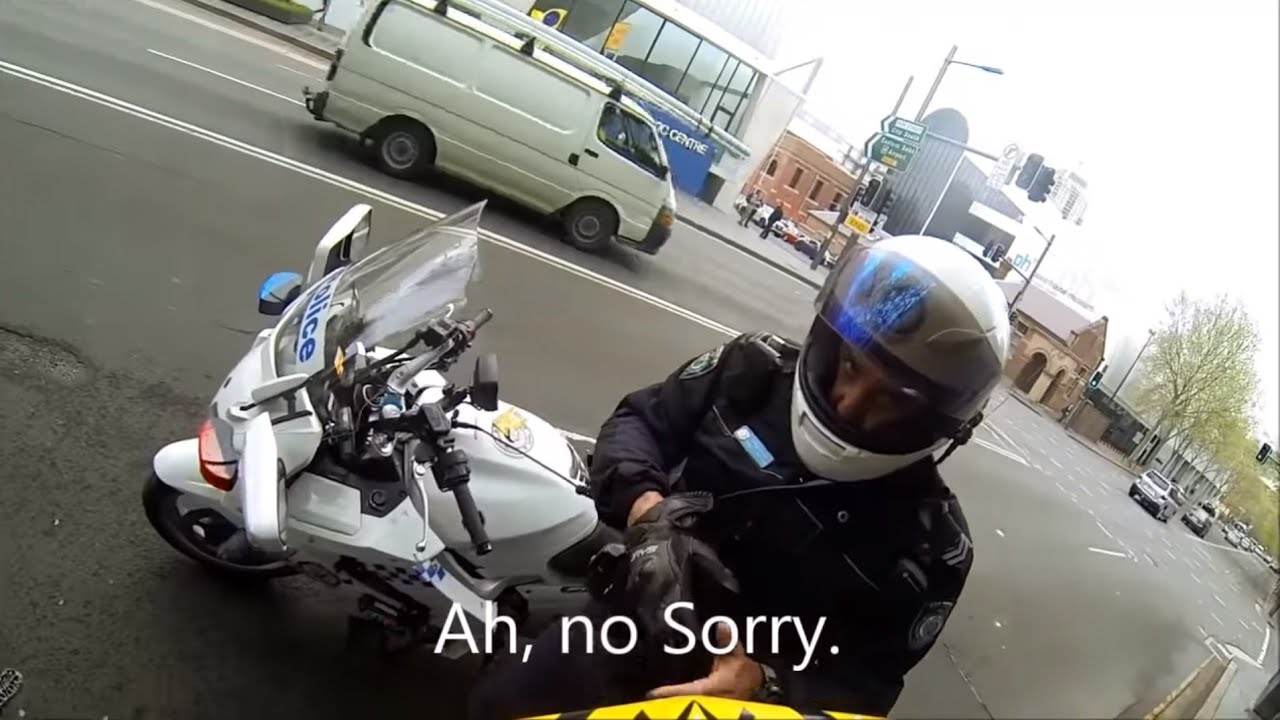 Sydney police trying to stop my right to film. - YouTube
