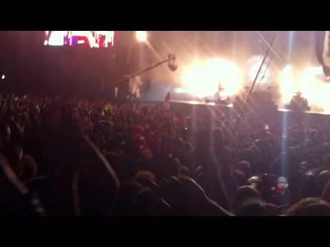 Vieilles charrues 2011 - BLOODY BEETROOTS - Warp 1977 [HQ]