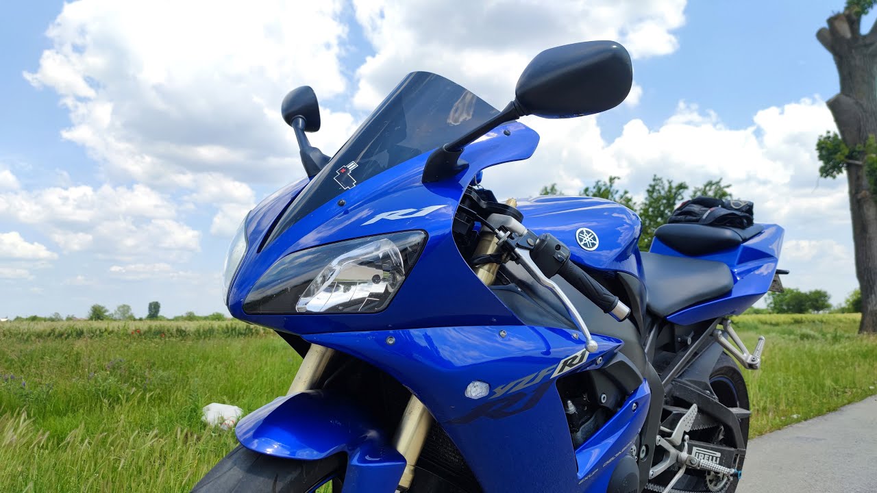 2002 Yamaha r1 starting the beast - YouTube