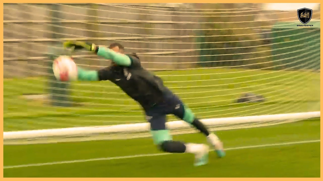 Brighton & Albion F.C. - Goalkeeper Training - YouTube