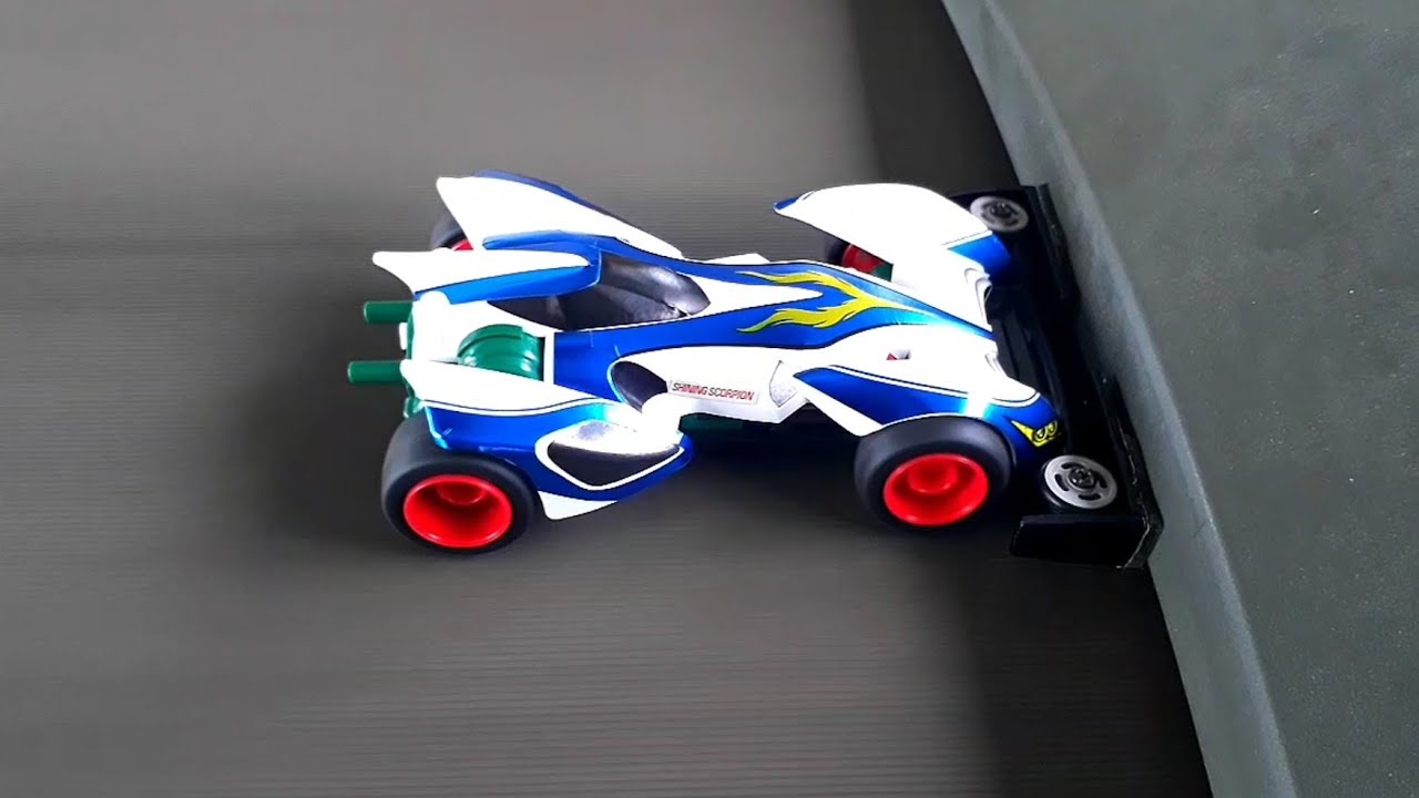 Tamiya Mini 4WD Shining Scorpion S1 Chassis on Treadmill 15km/h - YouTube