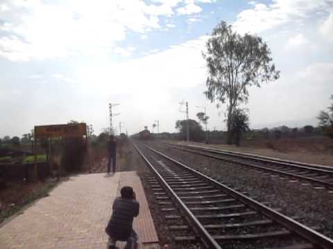 Hutatma express to Pune - YouTube