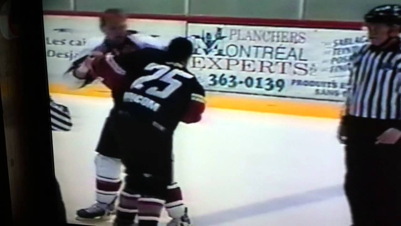 Mike Varhaug vs Jacques Dubé - YouTube