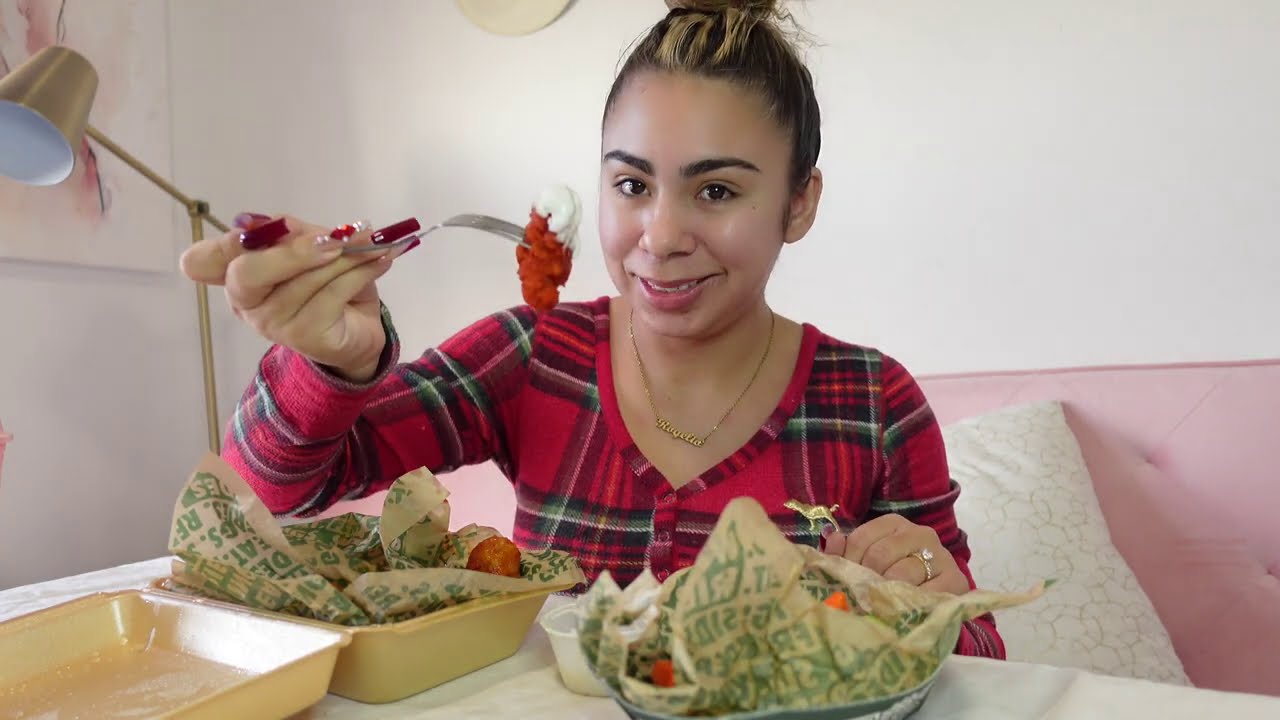 VLOGMAS DAY #10 MUKBANG Q&A - YouTube