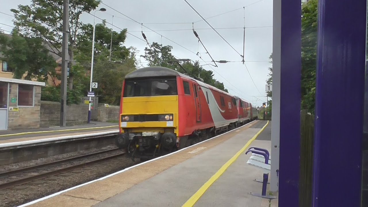Trains At Cramlington Station - YouTube