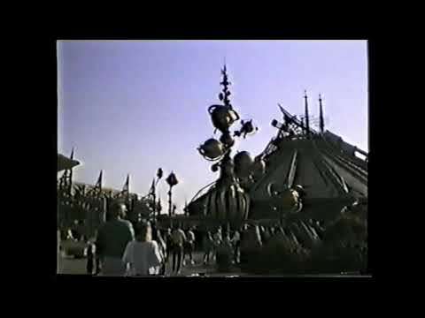 Euro Disneyland impressions 1995 (Video for relaxing)
