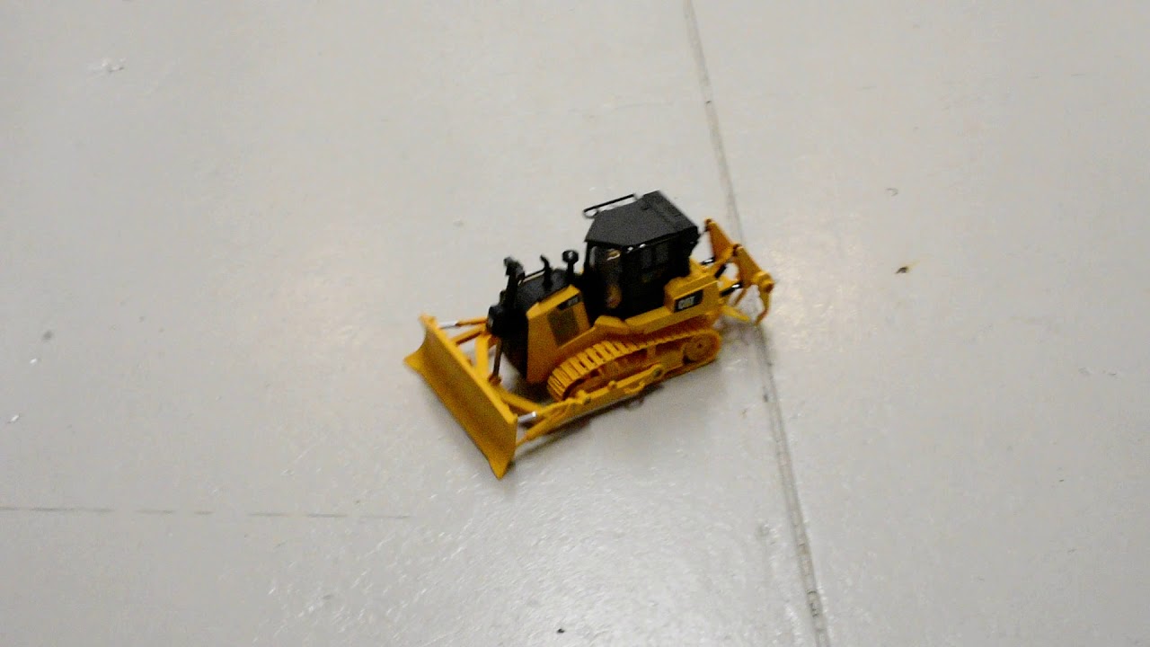 Caterpillar D7E Remote Control Dozer - YouTube