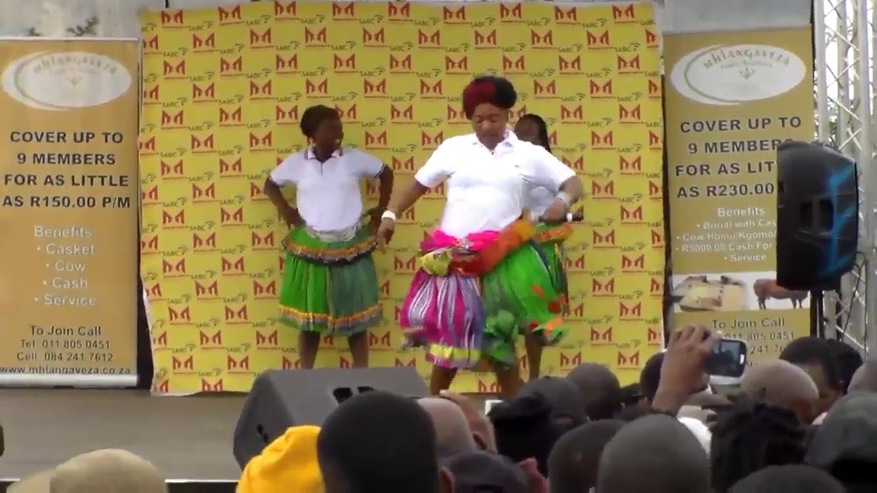 Nurse Matlala dances vhosho with Xibelani - YouTube