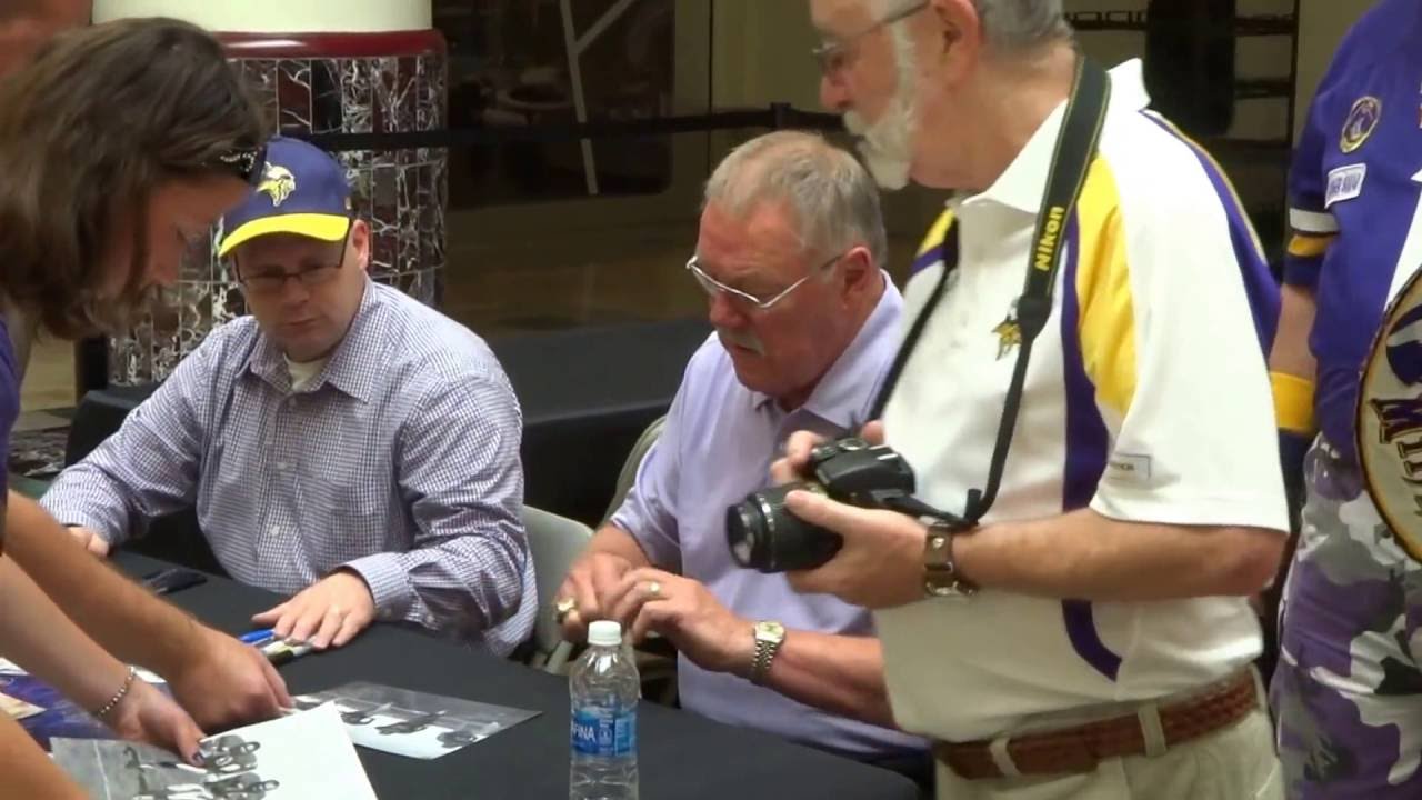 Gary Larson AME Sports signing - YouTube