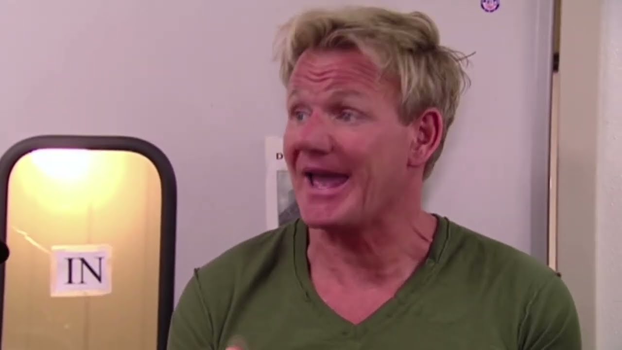 Gordon Ramsay MiCrOwAvE the Salad - YouTube