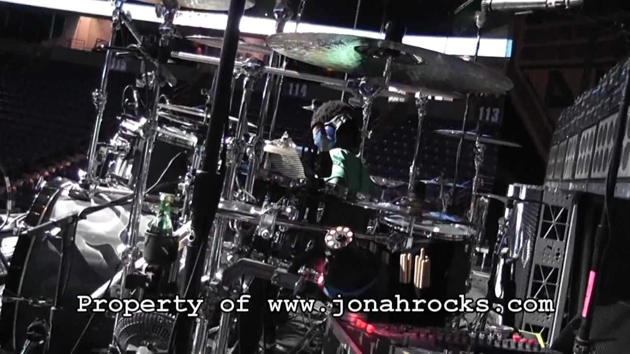 Jonah Plays Eric Singer's Drums at KISS Soundcheck 2011 - YouTube