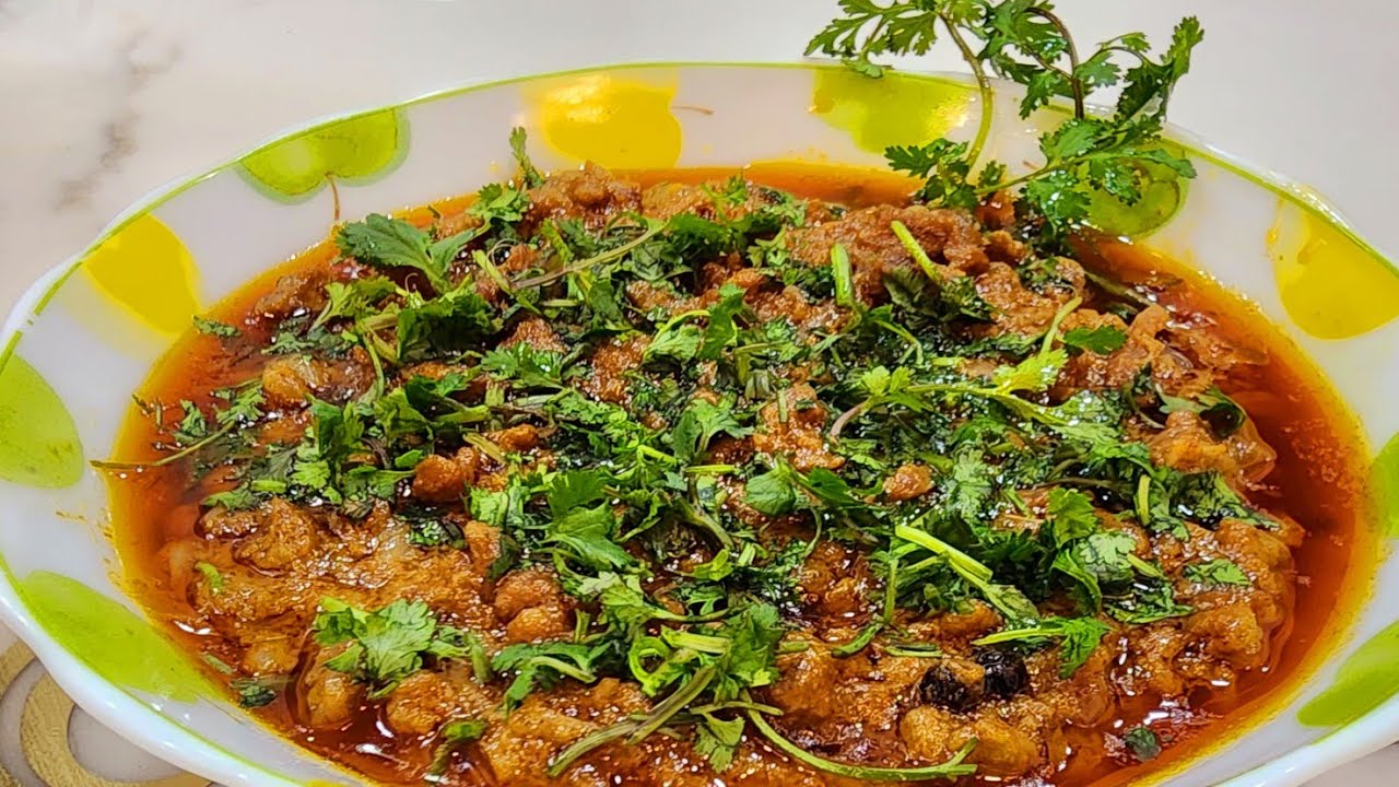 Karele Keema Recipe || Agr apko karele kadwe lgte hai to ese bnaye ...