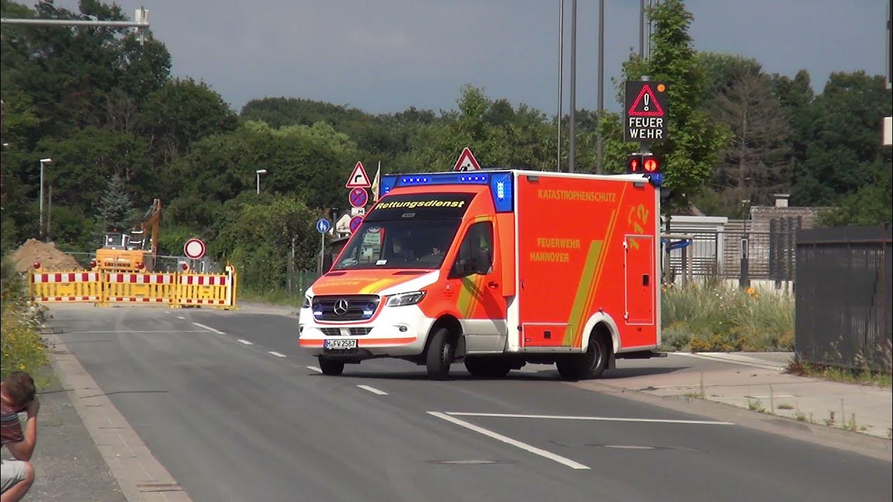 3x RTW und NEF BF Hannover Wache 3 - YouTube