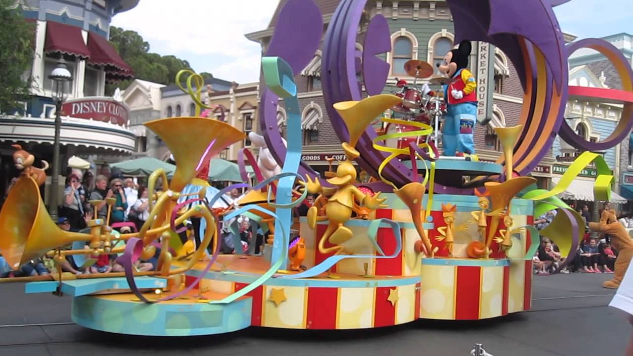 Mickey Mouse Drumming - YouTube